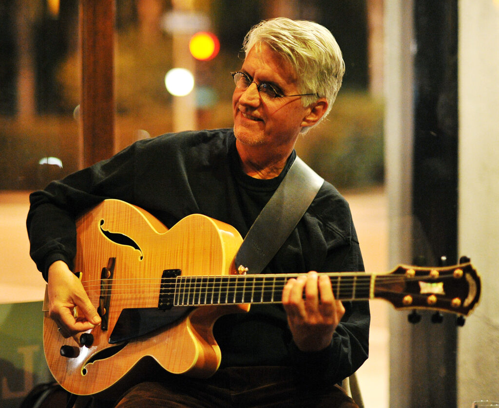 Douglas Lora & Riner Scivally | Bullock Guitar
